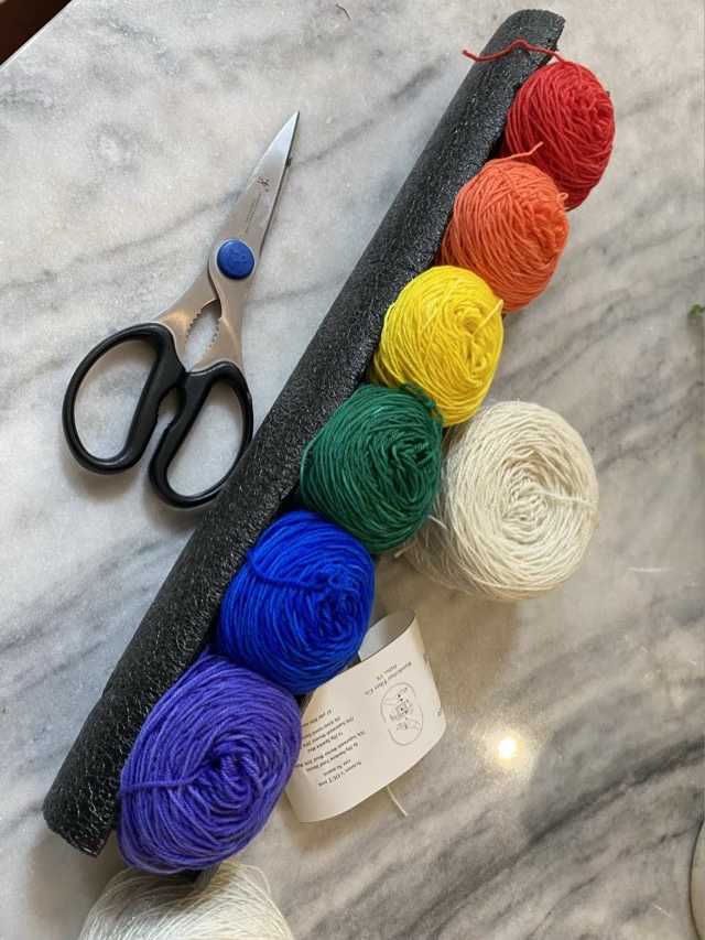 Managing rainbow spaghetti – Critters and Craft