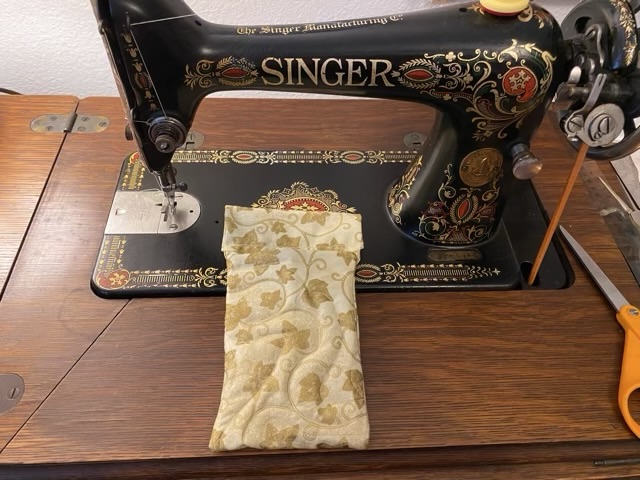 Phone pouch – Critters and Craft